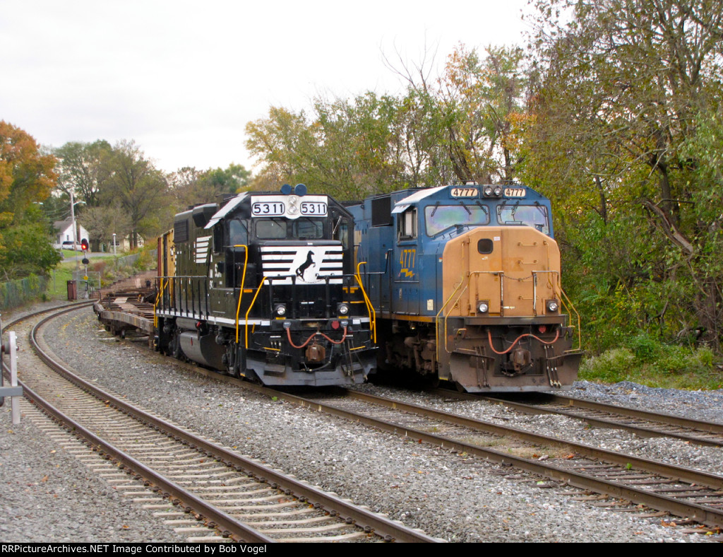 NS 5311 and CSX 4777